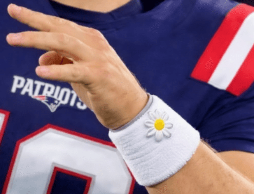 RESPECT: Drake Maye silences Gillette with a quiet gesture before the ...