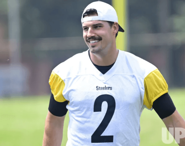 Legend Aaron Rodgers Drops Bombshell on Career Future—Shocks League ...