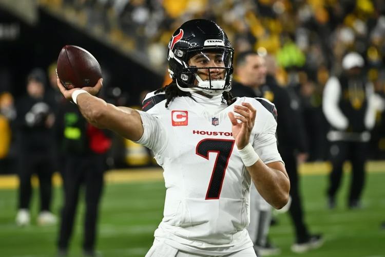 Going Beyond Football, C.J. Stroud Walked Straight Up to Joey Porter Jr ...